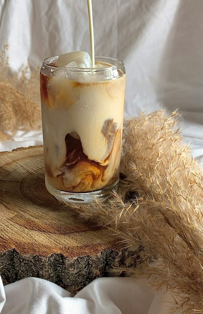 Smooth Vanilla Cold Brew Coffee: Refreshing Sips